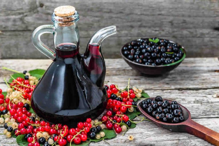 Sirop de cassis au Thermomix : recette facile et rapide