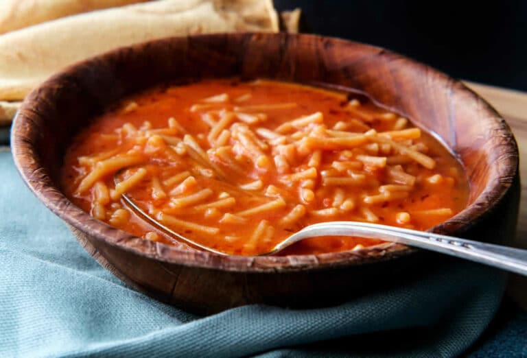 Soupe à la tomate et aux vermicelles au Thermomix : Une soupe facile et ...